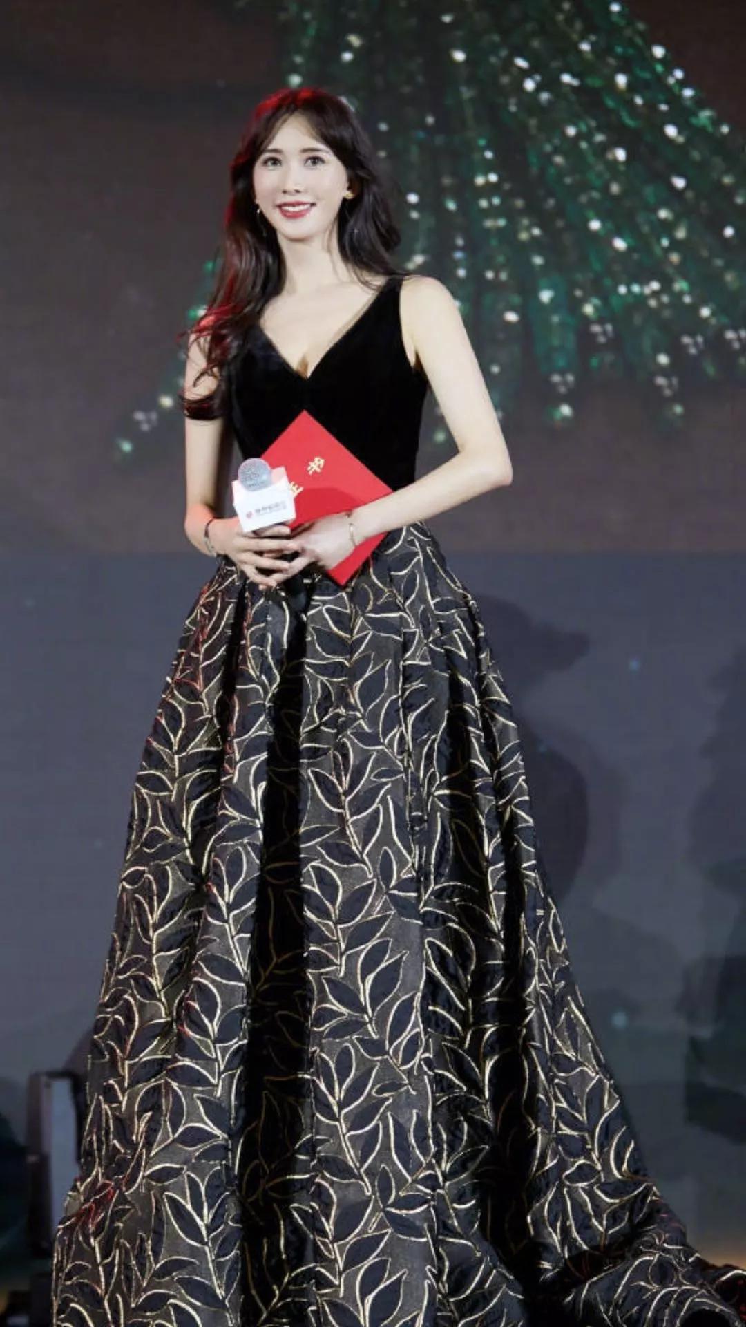 Star Lin Chiling, fairy appearance, elegant and sweet - iNEWS