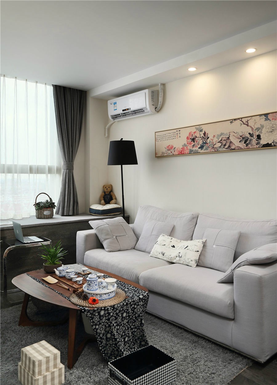 Renovation of 55-square-meter small apartment, using black, white and ...