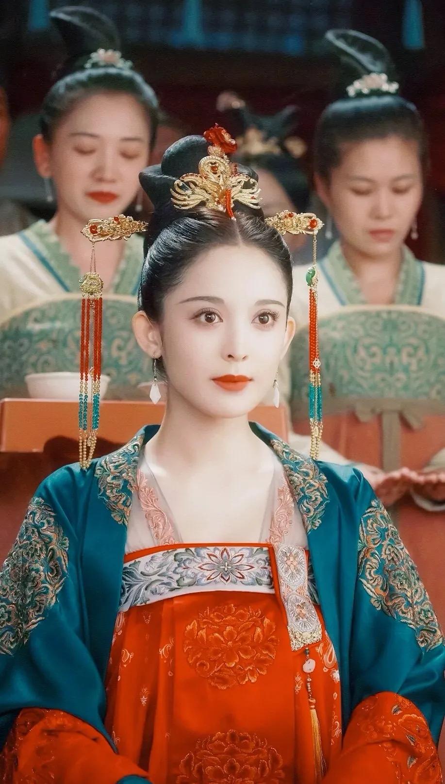 #Western Beauty#Guli Nazha is so beautiful - iNEWS