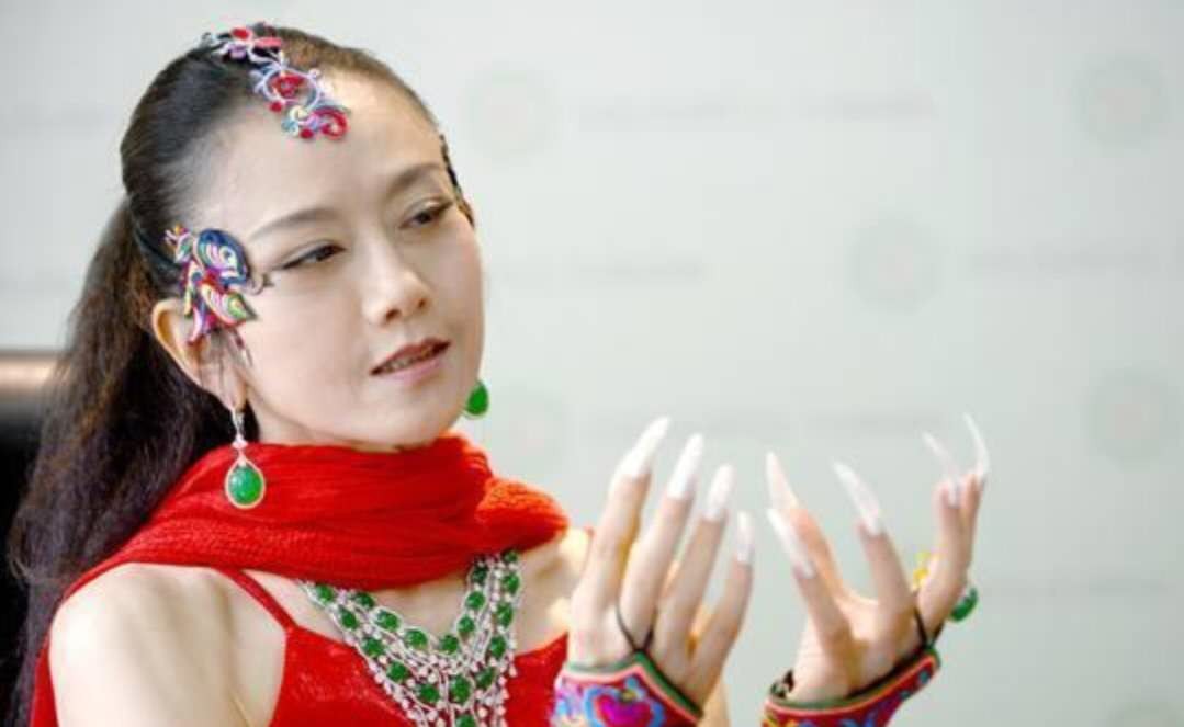 While the entire network is performing at Pyongyang, the top dancer ...