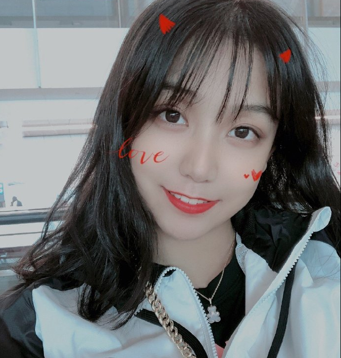 "New volleyball goddess" Wang Jiazheng, put on makeup on the court, arousing heated discussion ...