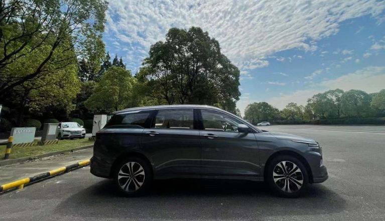 After driving the Wuling Hongguang for 8 years, and then driving the ...