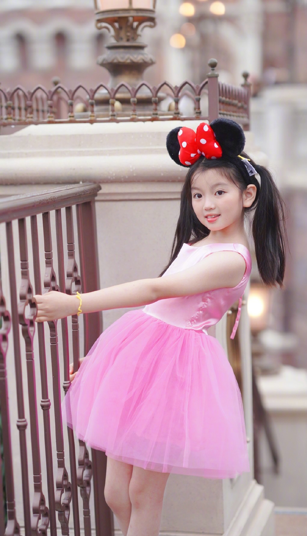 Dong Li Alalei got together for Father's Day. The father and daughter ...