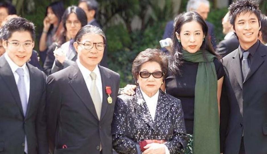 Huo Qigang did not attend her mother's wedding, and Zhu Lingling ...