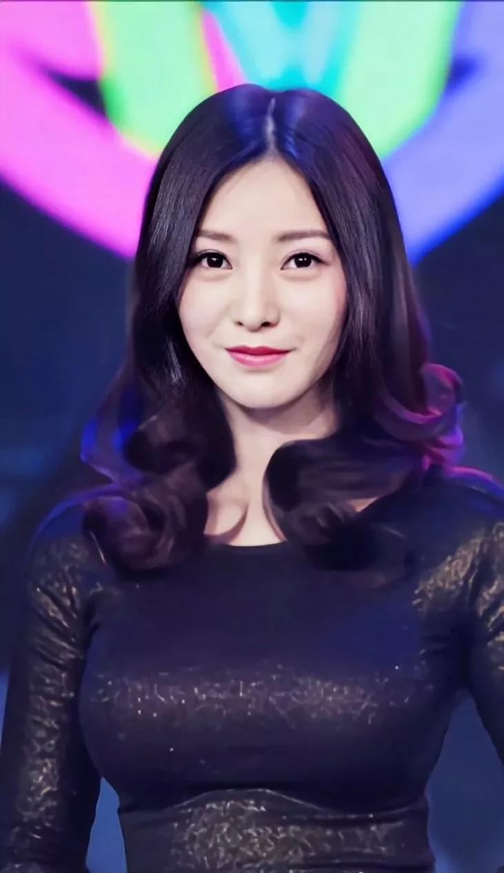 Sexy goddess Liu Yan - iNEWS