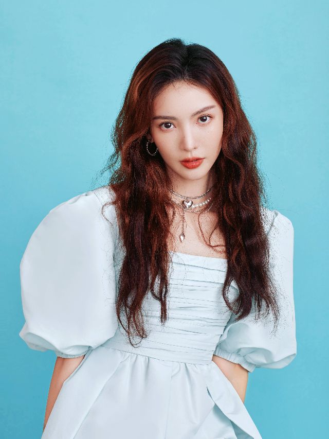 Jin Chen is really sweet and impenetrable, simple and elegant in dress ...