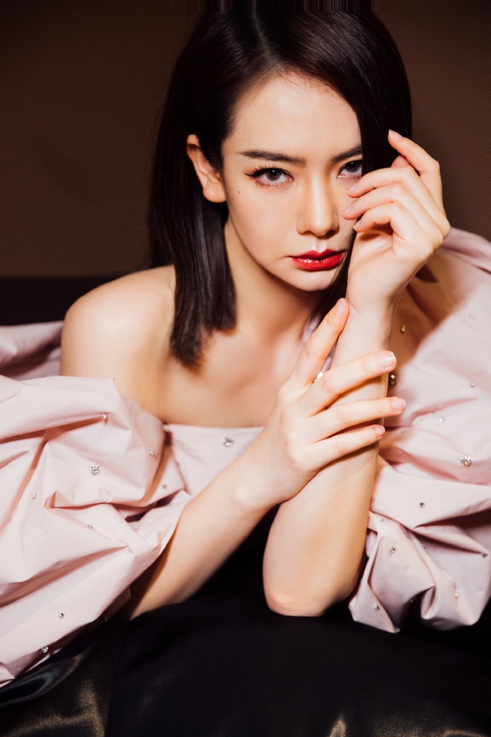 Qi Wei's exaggerated bubble shape is strong and eye-catching - iNEWS