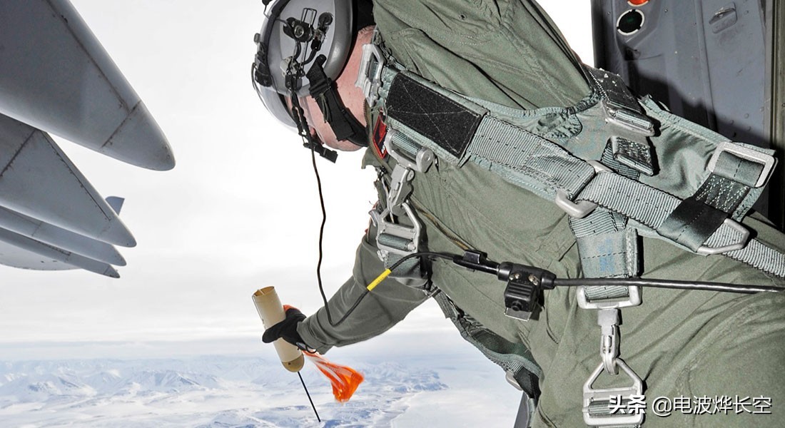 Explain the precise airdrop system of the Indian Army Firefly: Put a ...