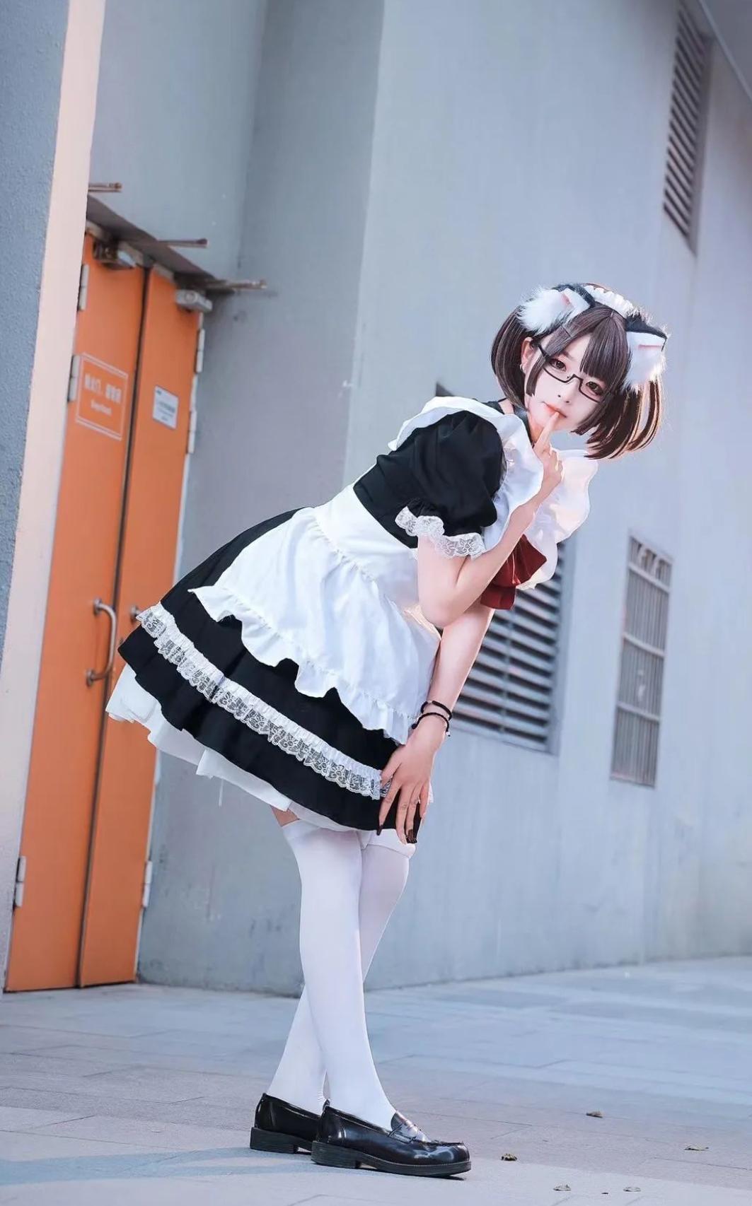 Maid maid cos, the cute little maid really wants to take it away - iMedia