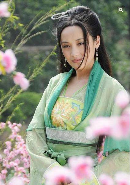 Fu Miao: He has been acting as a female partner for many years since his debut. In order to play ...