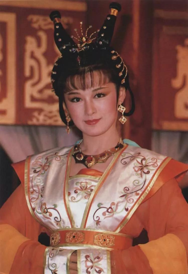 The 72-year-old Pan Yingzi took photos of the tender old days. The ...