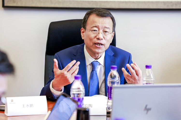 Ericsson showcases AIR 3268 mid-band mini-AAU device: the industry's ...