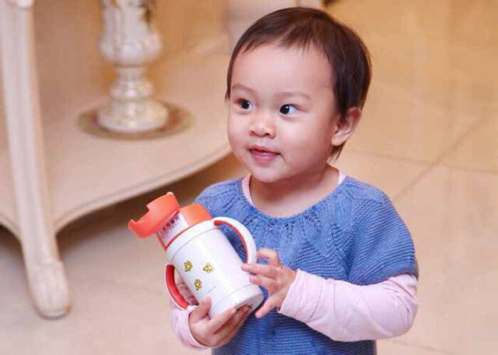 Kim Hee Sun's daughter grew up in the "plastic surgery" style, but she ...