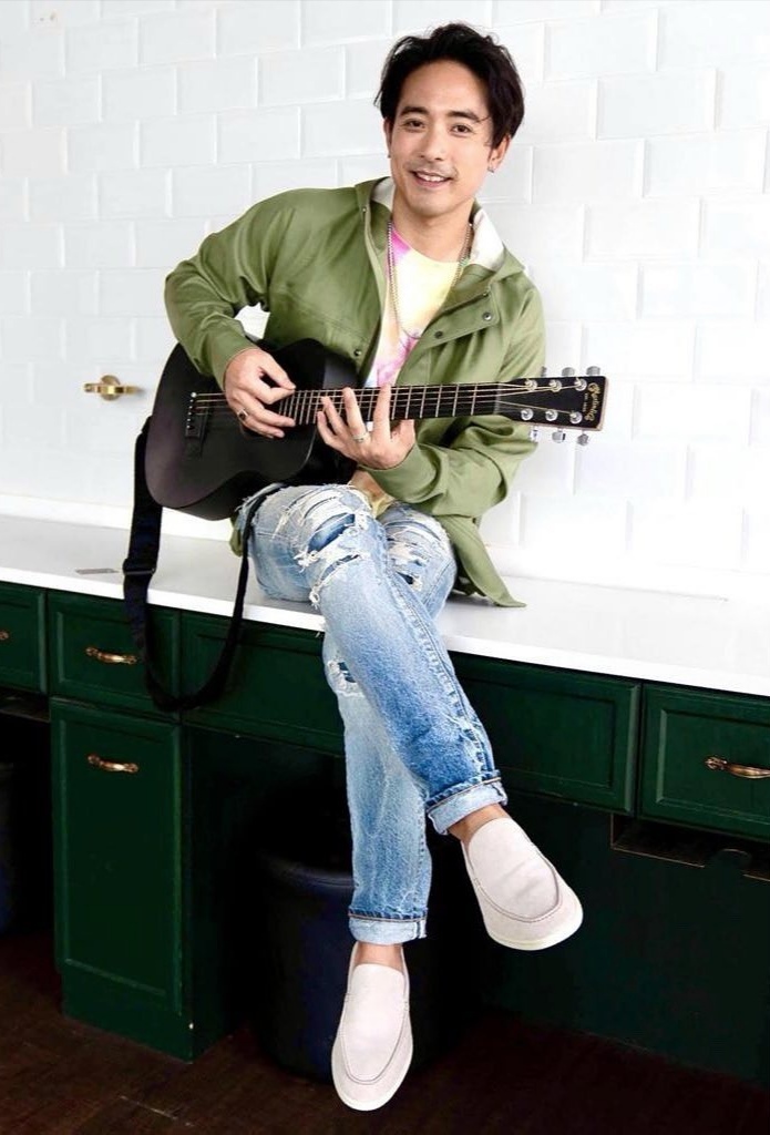 Using filming revenue to invest in making music, Lin Dexin worked hard ...