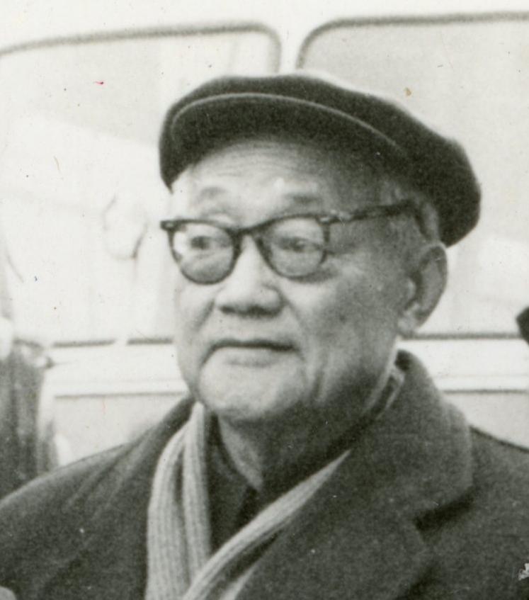 Xiao Yin asked Xu Kailei to write a biography of Ba Jin for the ...