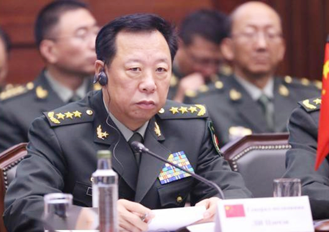 Li Zuocheng grabbed the barrel of the enemy's machine gun with his bare ...