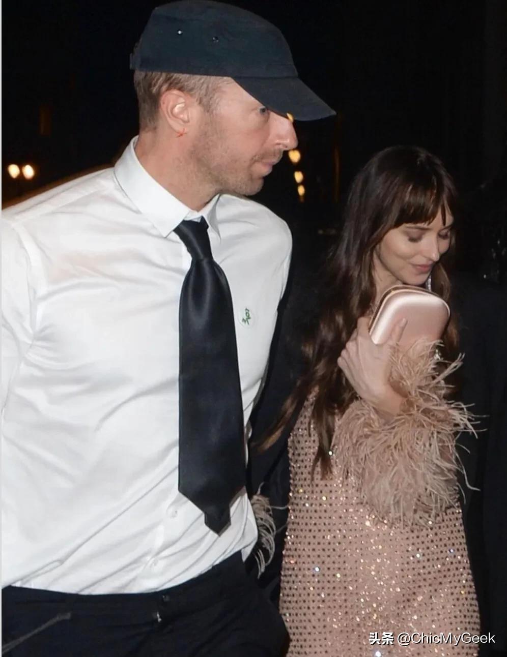 Coldplay lead singer confesses his girlfriend in concert!The current ...