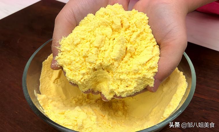 Eat more whole grains in summer. This cornmeal steamed buns are soft ...