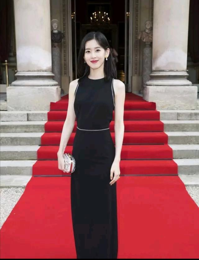 Pure and beautiful milk tea sister Zhang Zetian - iNEWS