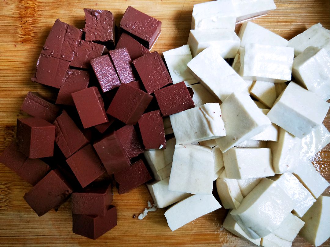 Duck blood and tofu together, soft and tender, full of nutrition, black ...