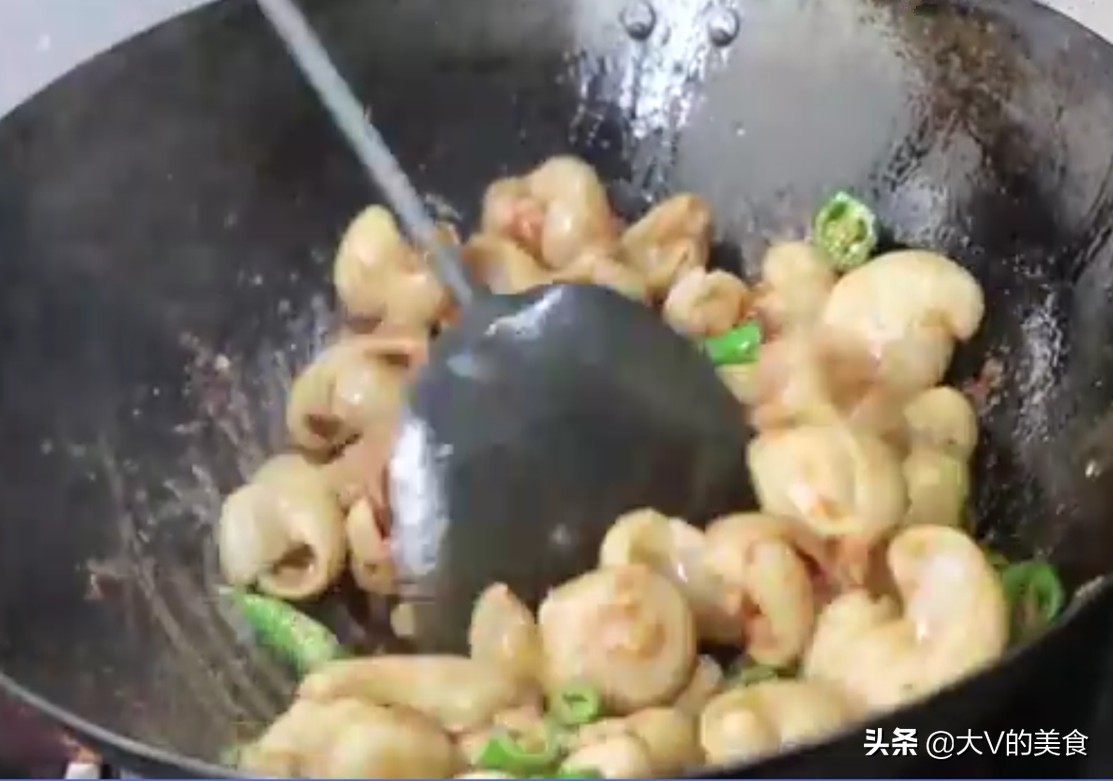 Stir-fried fatty intestines homemade method, simple and easy to make ...