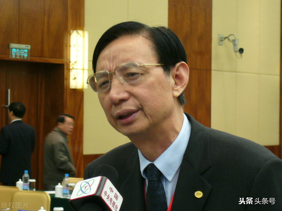 The tragedy of Chinese private enterprises (1) The wind breaks the pole ...