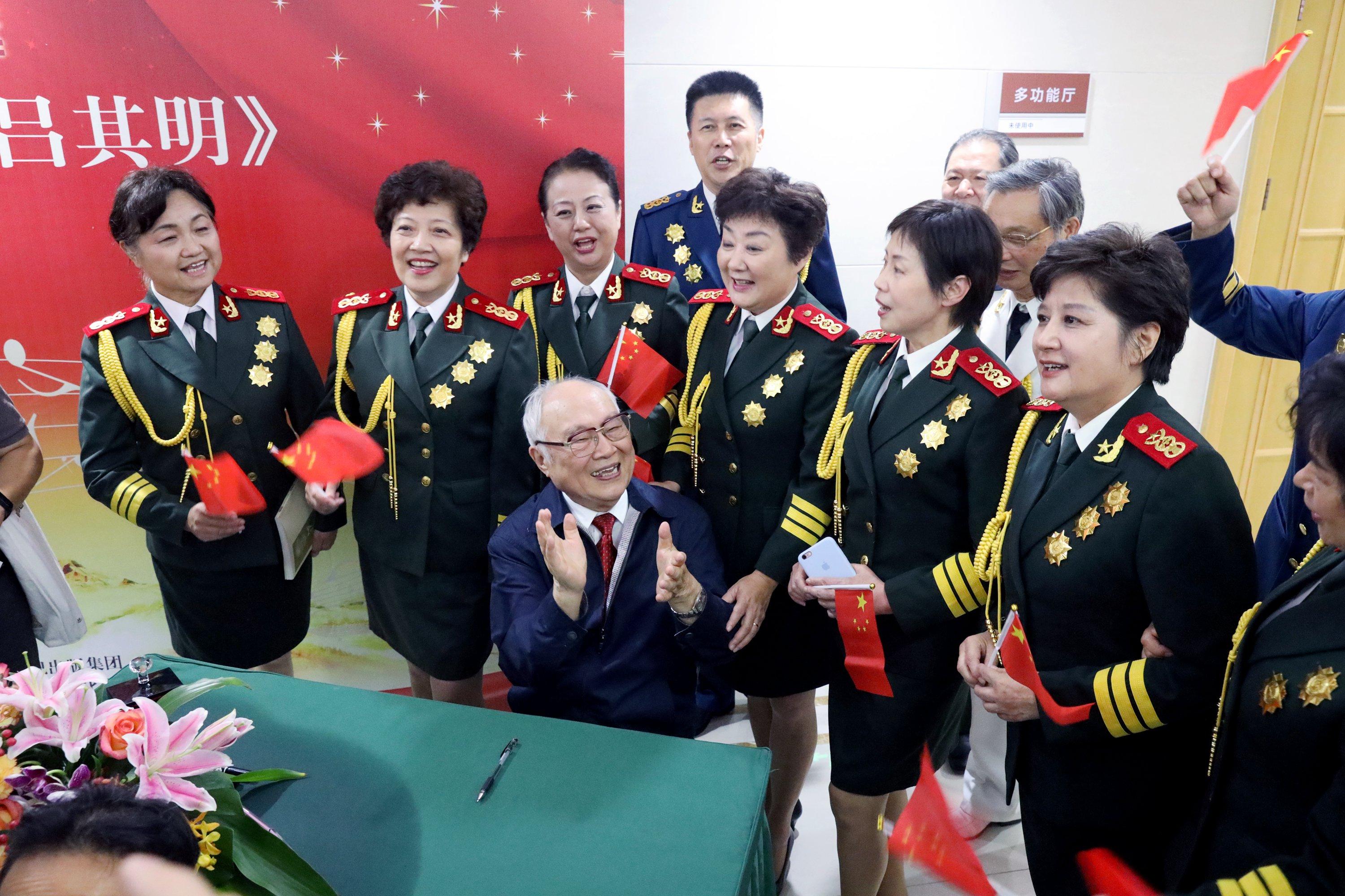 Jin Ke "Song of the Red Flag with Deep Feelings-Approaching Lv Qiming ...