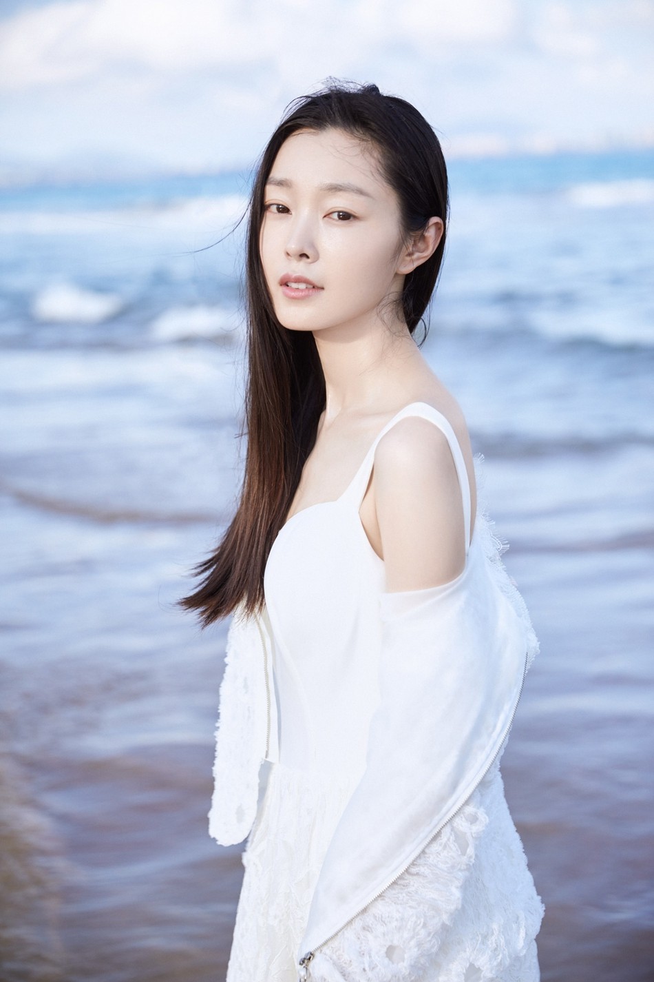 Actor Song Yi is elegant and sexy - iMedia