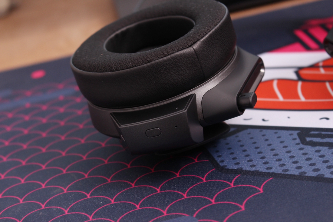 Alienware 510H gaming headset + AW521BR Bluetooth receiver out of the ...