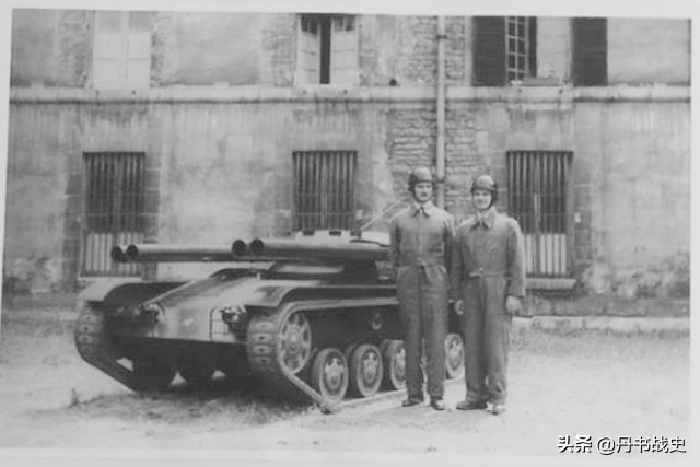 The self-propelled recoilless artillery/rocket launcher of the French ...
