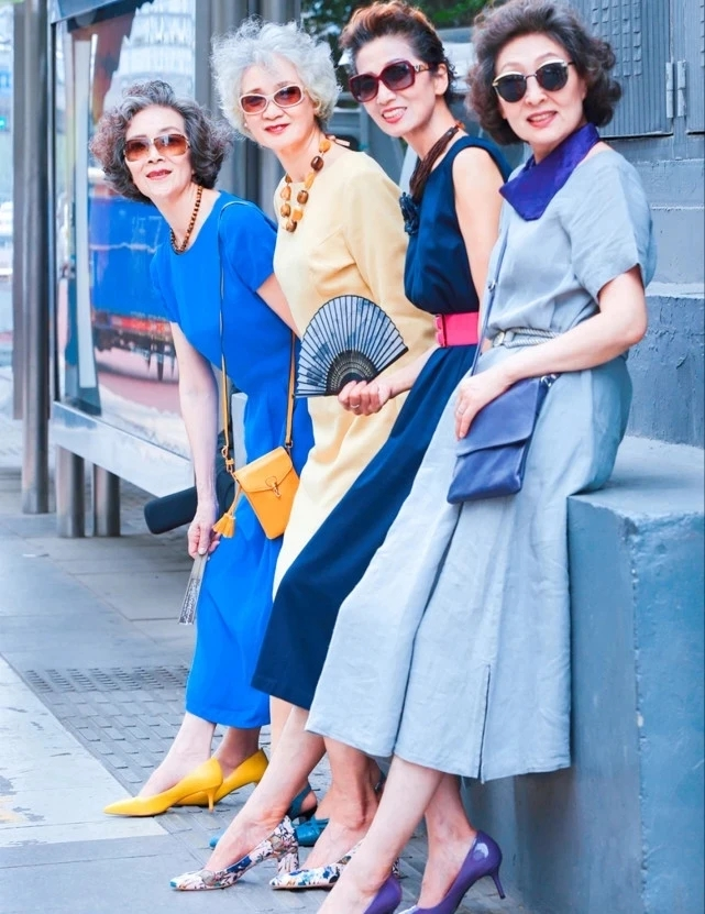 72-year-old grandmother Han Bin, 65-year-old French lady Ros, when the ...