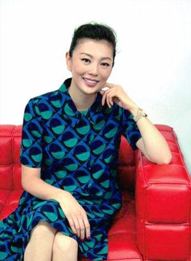 Zeng Jia: A "powerful character" standing behind Yang Mi - iNEWS