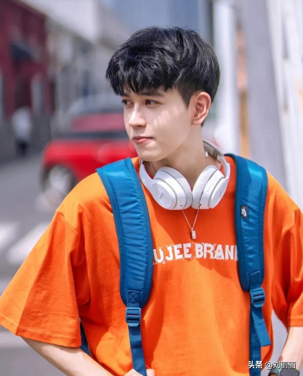 Men between 18 and 28 years old, look at these 16 hairstyles, they are ...