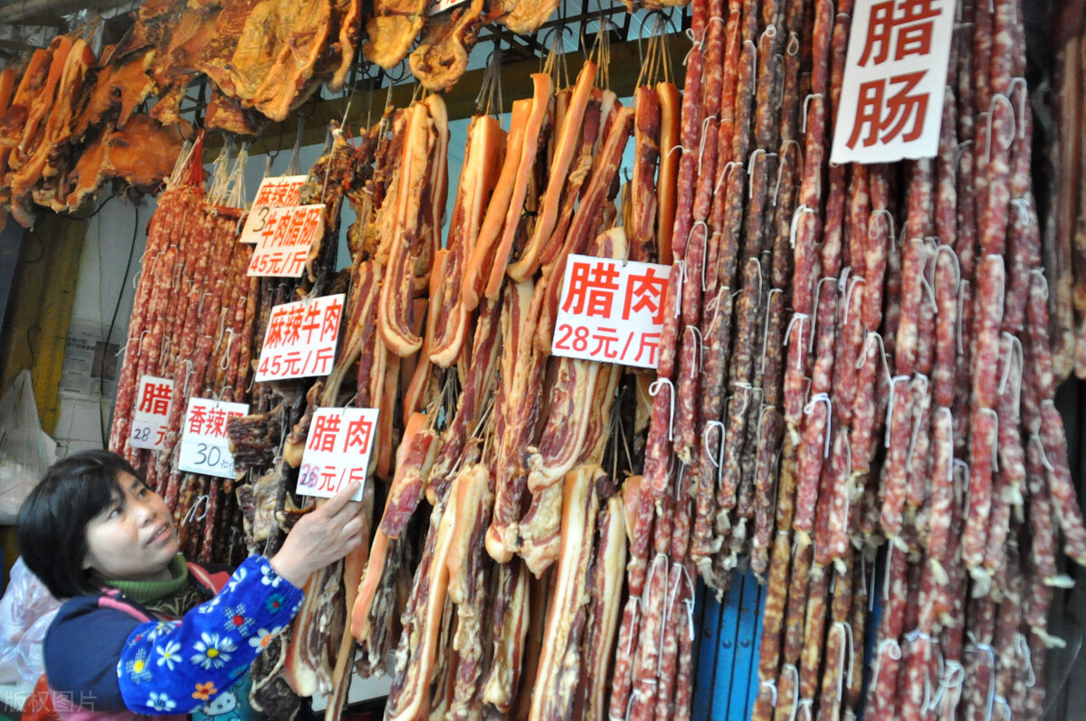 The bacon is moldy, can you eat it?You need to look at these 3 points ...