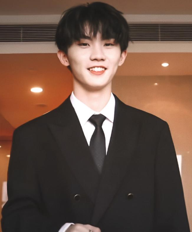 After the performance turmoil, Ma Jiaqi appeared among the fans, but he ...