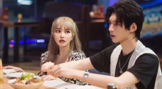 Chen Ruifeng took Zhou Yangqing to meet a friend. The two have a big ...