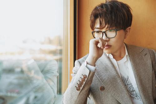 Mao is not easy: a cute and cute male singer - iMedia