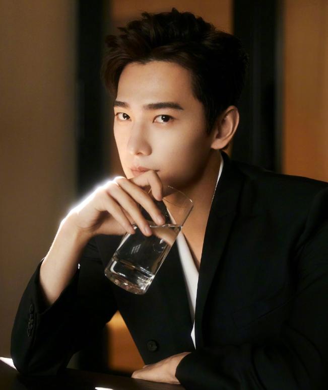 "Let's try the world" just finished, Yang Yang will have a new drama ...