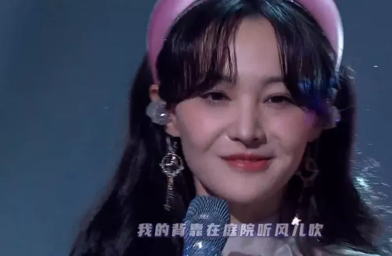 Jin Chen's nose has the same scars as Zheng Shuang, evenly distributed ...
