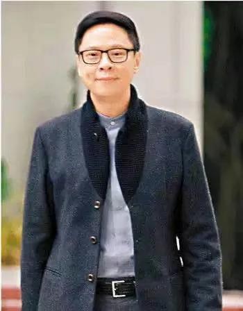 38-year-old female star officer declares female, Zeng angry gigmen, two ...