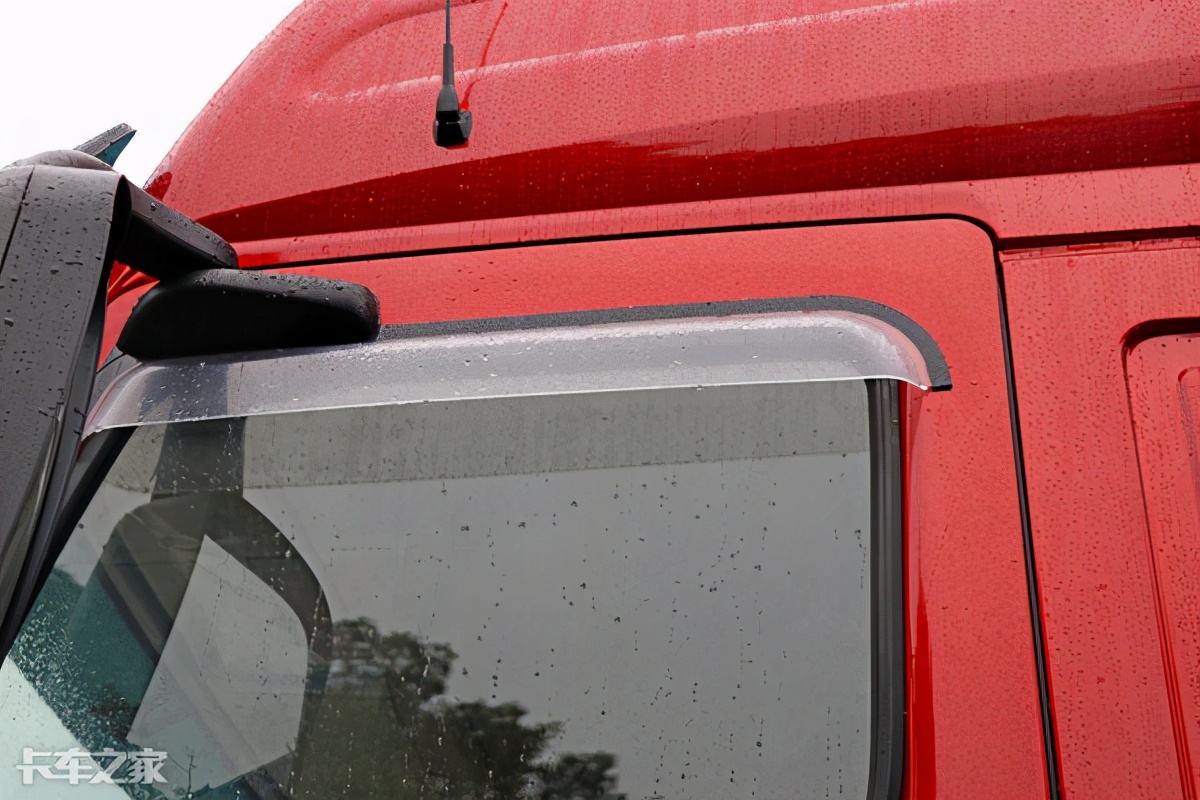 230 horsepower Dongkang engine with 10-gear box, Liuqi H5 6m 8 truck is ...