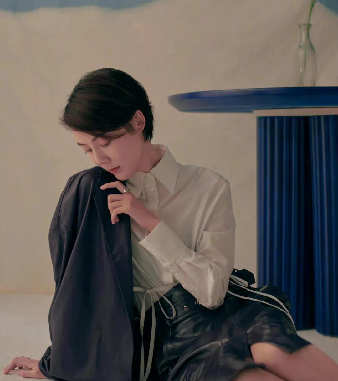 Cha Xiao's gentle light fell on his face, and his determined eyes added ...