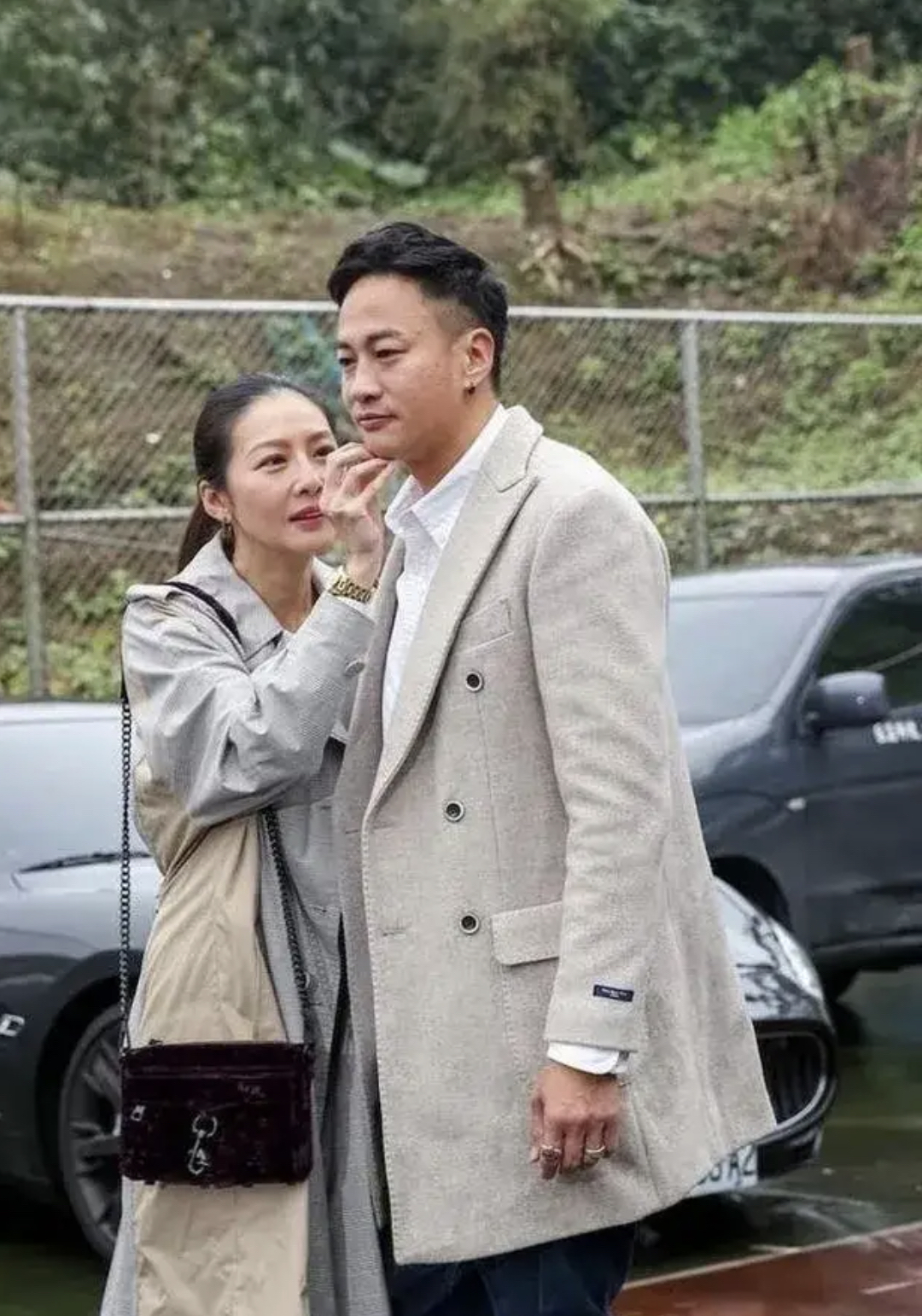 He Rundong's spoiled wife's clothes are okay, he rarely shows up with his 8-year-old wife, and ...