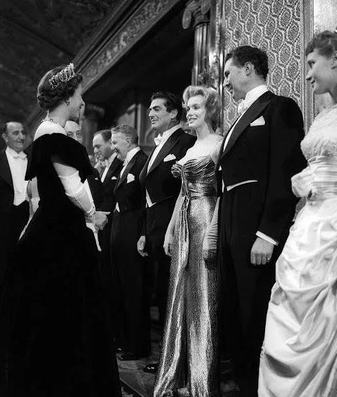 Diana curtsy as graceful as a fairy, but wrongly bowed in Thailand ...