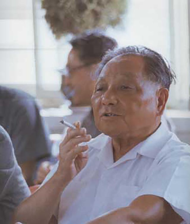 Great men and cigarettes: Mao Zedong smoked a hundred cigarettes, Deng ...