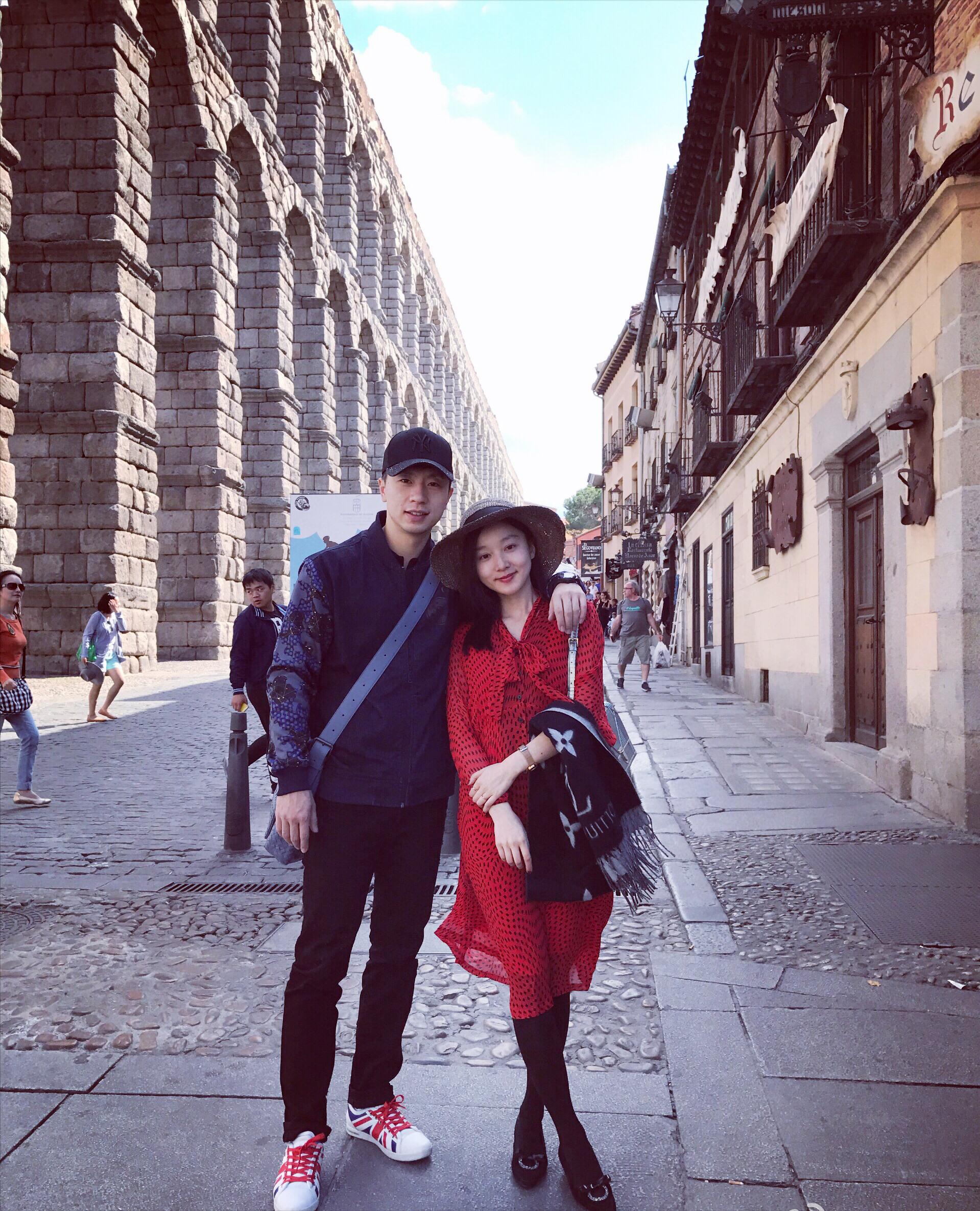 The story of Olympic champion and school flower——Ma Long, Xia Lu - iMedia