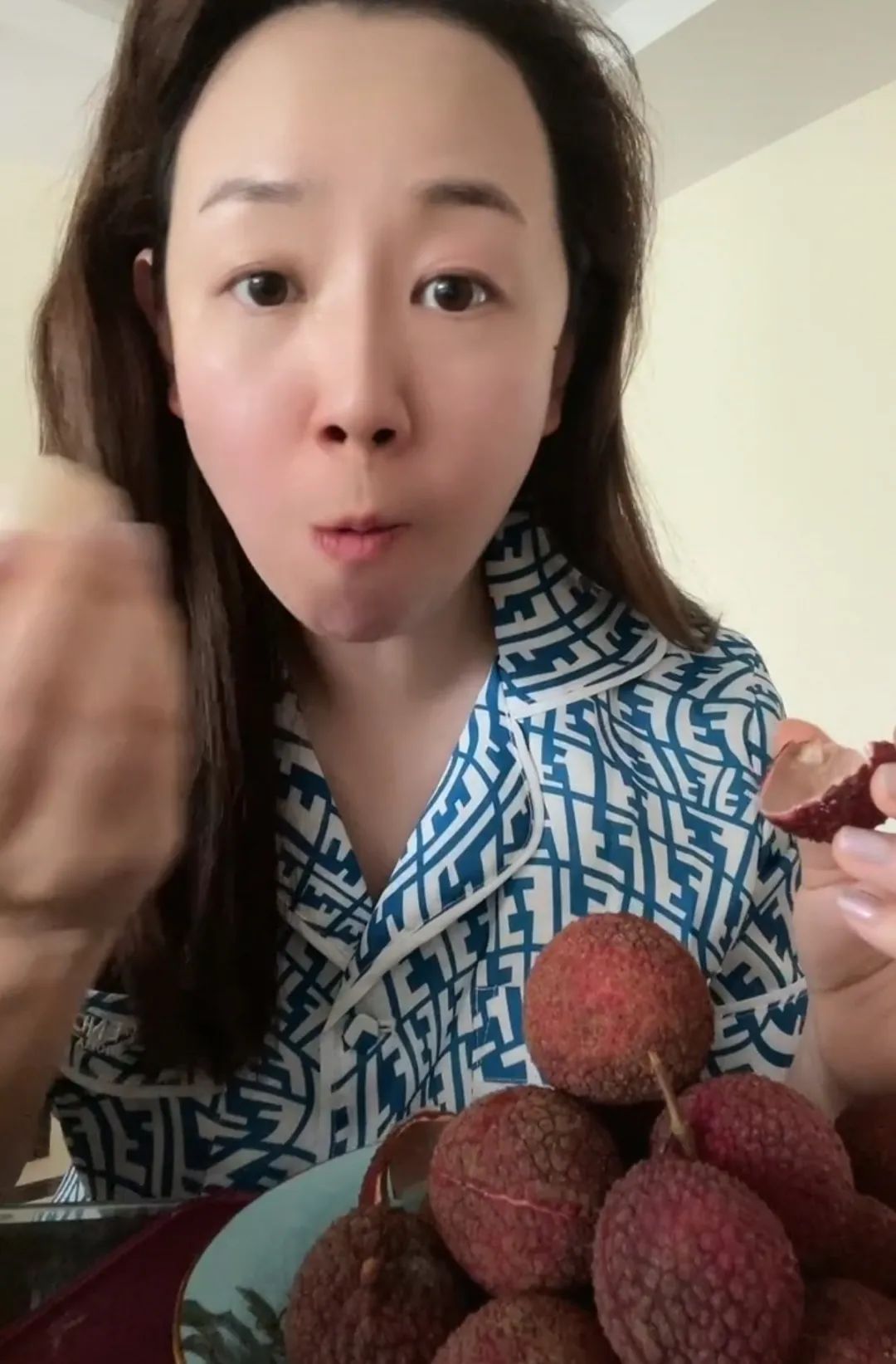 "Former Child Star" Guan Ling publicly angry with netizens: Don't ...