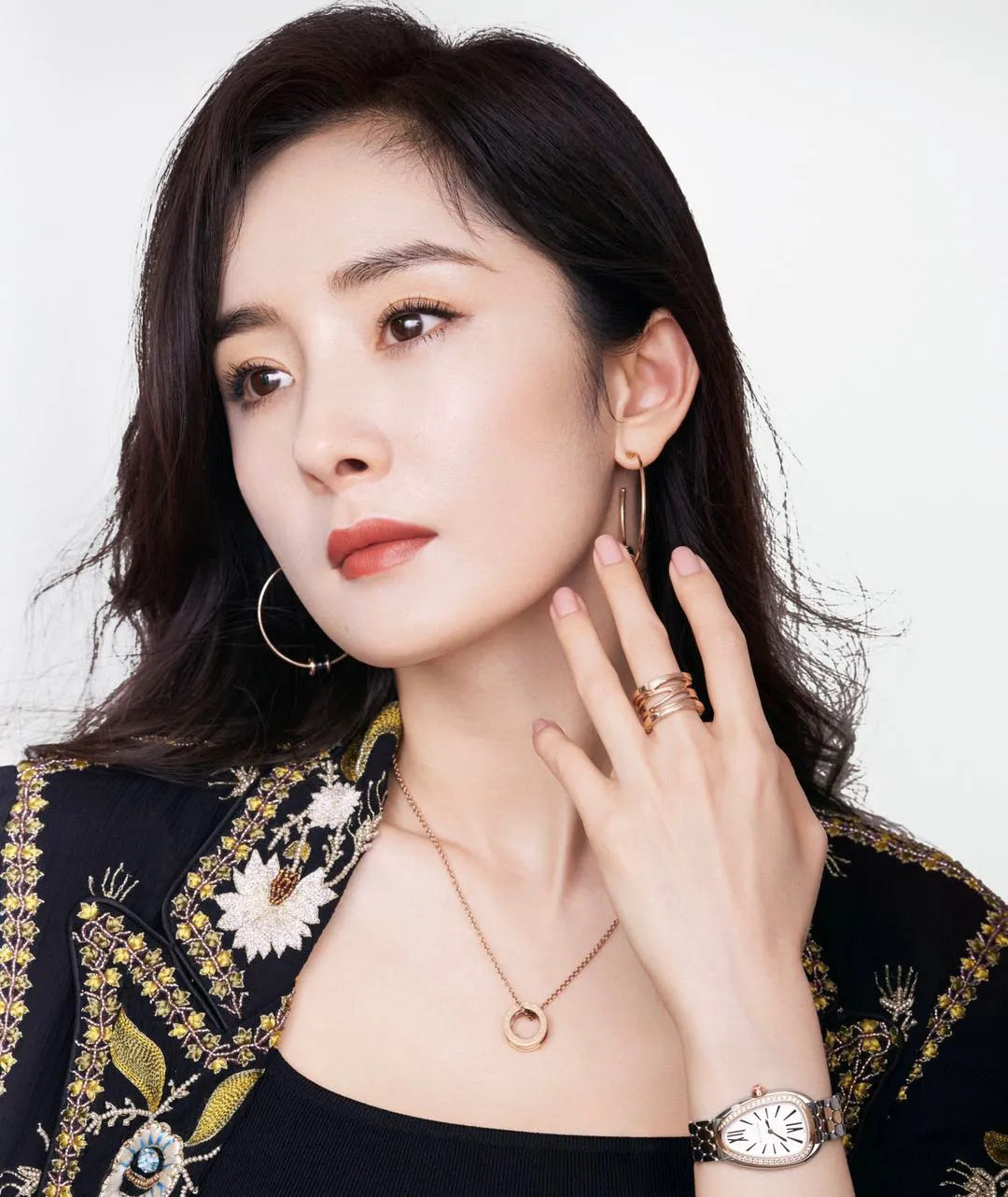 Little Gossip, Yang Mi, Tranquility, Li Shaminzi, Zhang Yuqi, Zhou ...