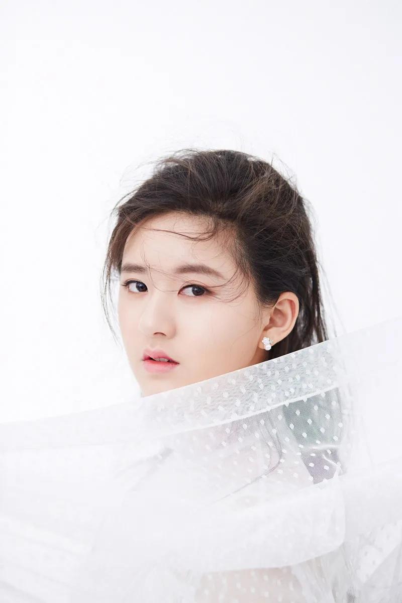 Zhao Lusi, young actor, pure and lovely - iNEWS