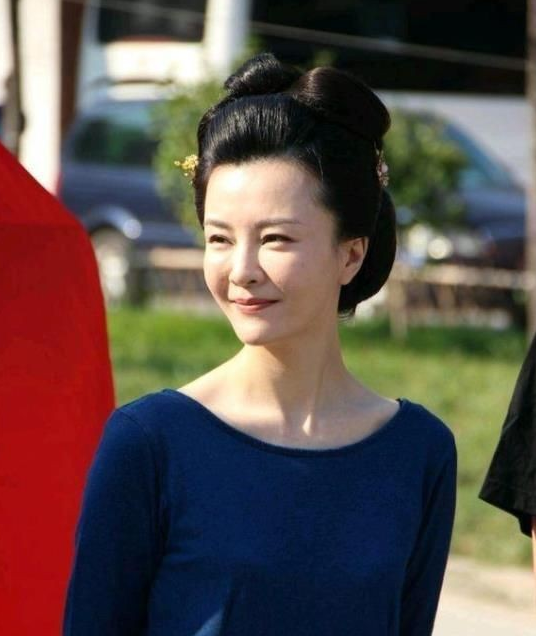 She is "whether it" is the original big lady, because of the unable to ...